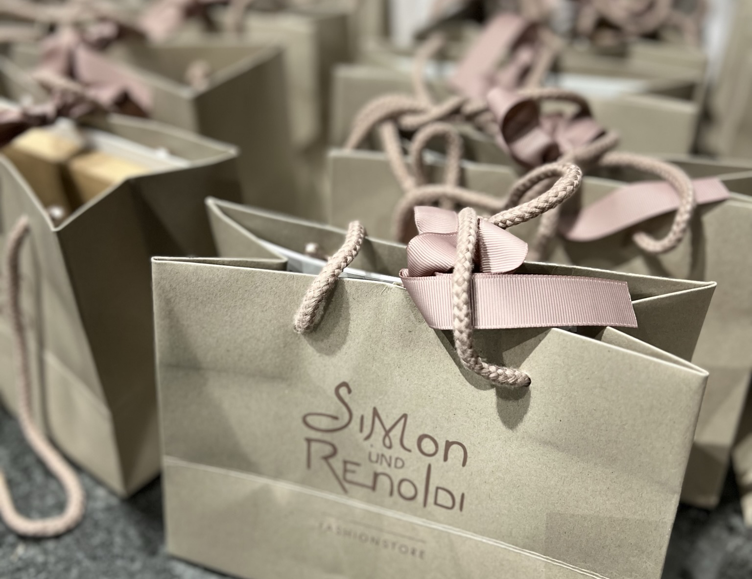 Simon und Renoldi • Fashionevent-Highlights – Lebensart24